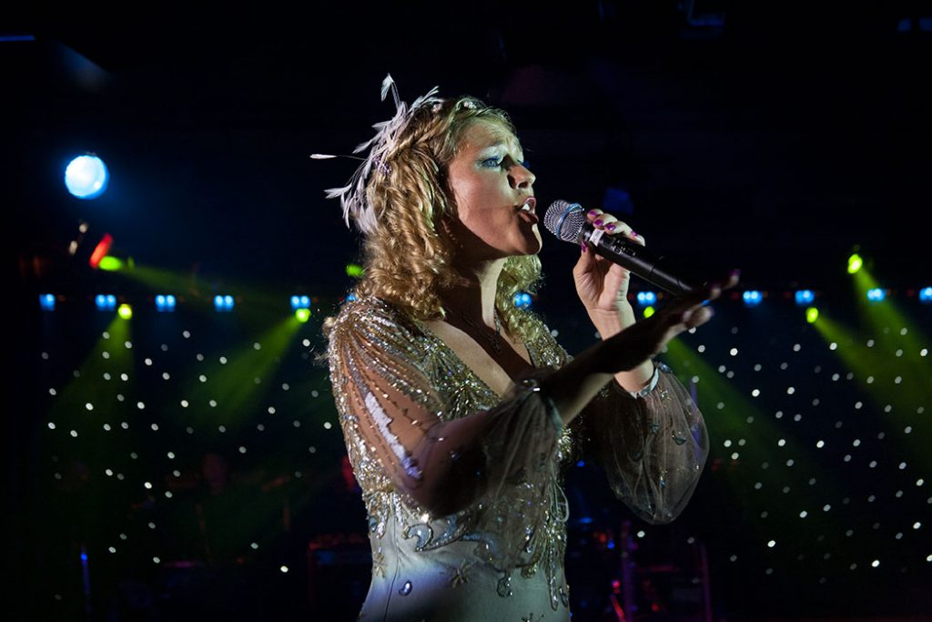 Biography | Izzy Cooper